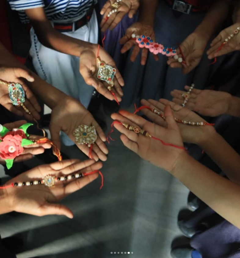 Womenite | Empowering Women & Girls in India